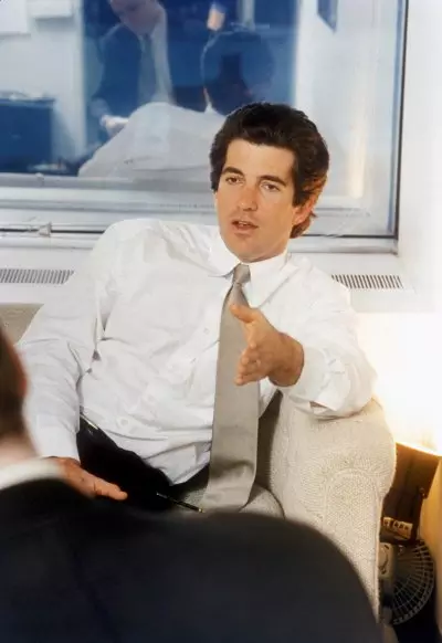 John F. Kennedy Jr. Teoiricí Tuairteála