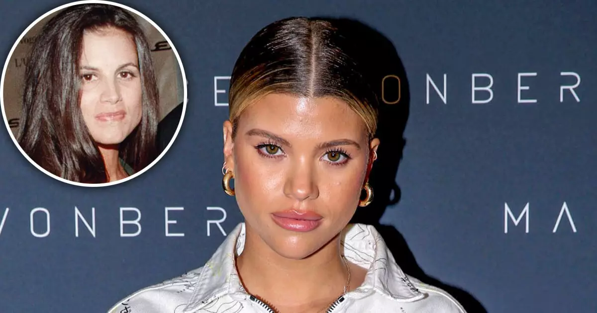 Sofia Richie'Can Nyanyi Indungna Diane Alexander nembongkeun