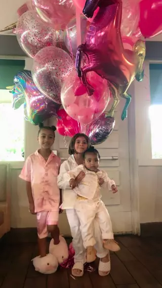 North West True Thompson dan Penelope Disick di ihop untuk pesta ulang tahun