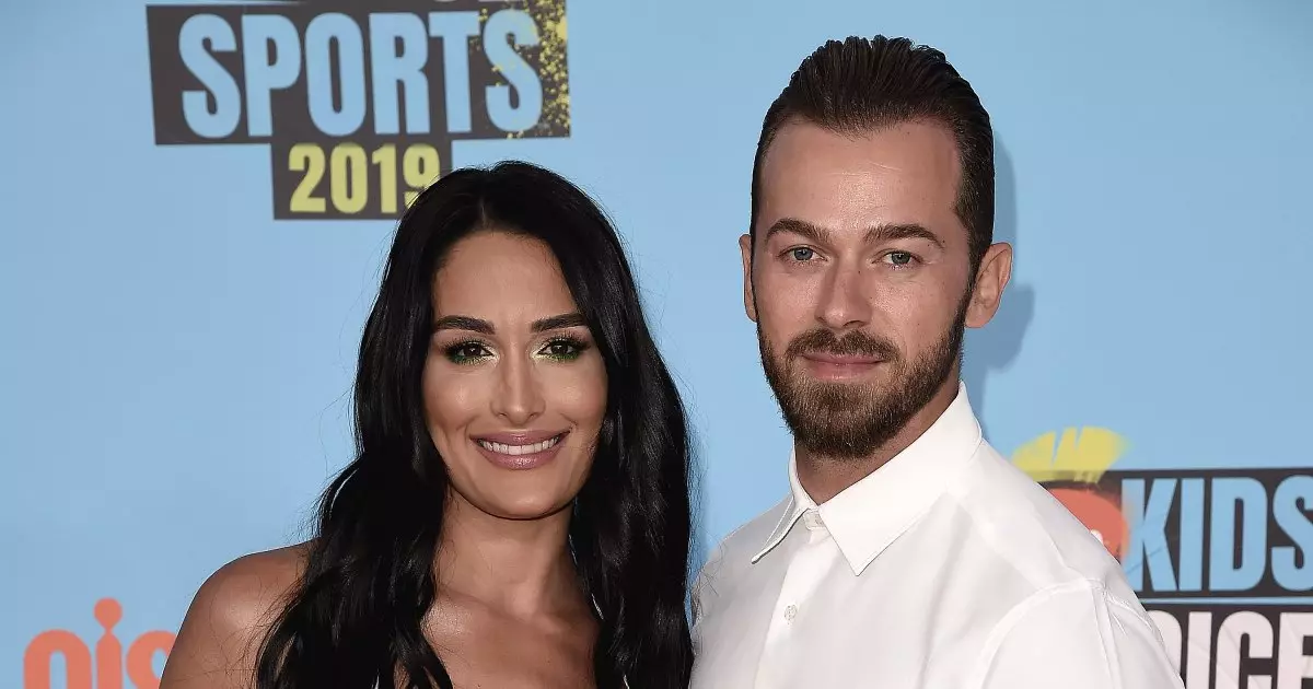 Nikki Bella i Artem Chigvintsev estan casats? Obteniu una actualització