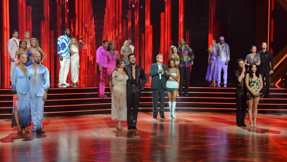 У каго COVID на DWTS?