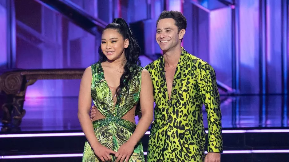 'DWTS' Riichter soen dem Suni Lee méi 'Sensual' ze sinn, Fans reagéieren