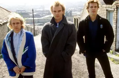 安迪·薩默斯·斯汀 (Andy Summers Sting) 和警察的斯圖爾特·科普蘭 (Stewart Copeland) 在 1980 年 REELZ 音樂系列中描繪了警察的解體