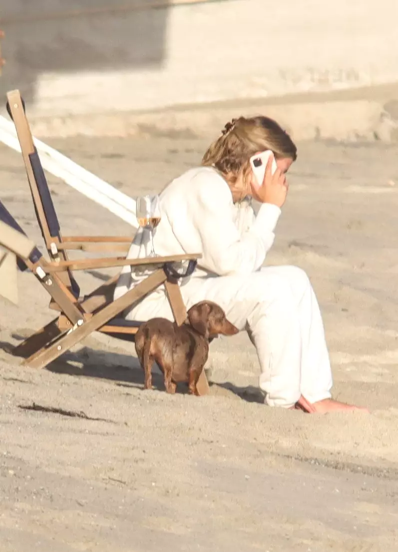 sofia-richie-scott-disick-malibu-beach-hershula-quarantine