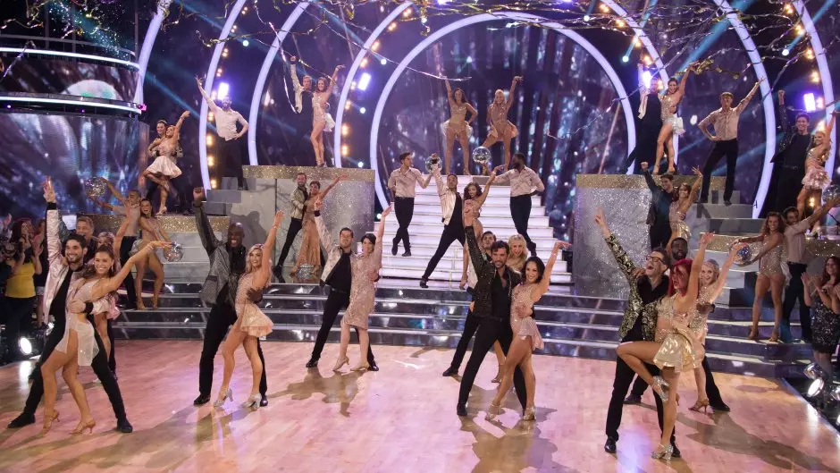 Πόσο κάνει το dancing with the stars