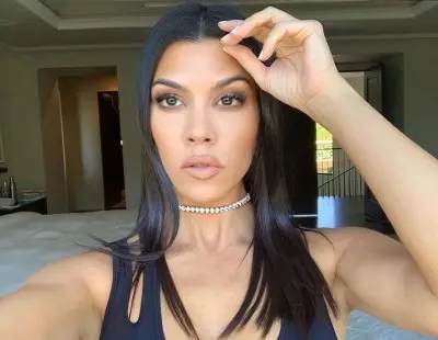 Kourtney Kardashian Fihan Pa Yara Yara Rẹ