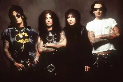 Nikki Sixx John Corabi Mick Mars ja Tommy Lee Motley Cruesta Legendaarinen Hedonism Reelz -musiikkisarjan profiilit rokkari Tommy Lee