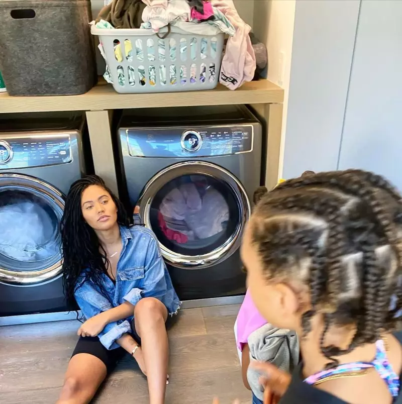 Ayesha Curry ati awọn ọmọ wẹwẹ