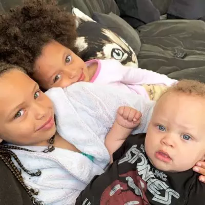 Ayesha és Stephen Curry Kids Riley Ryan és Canon