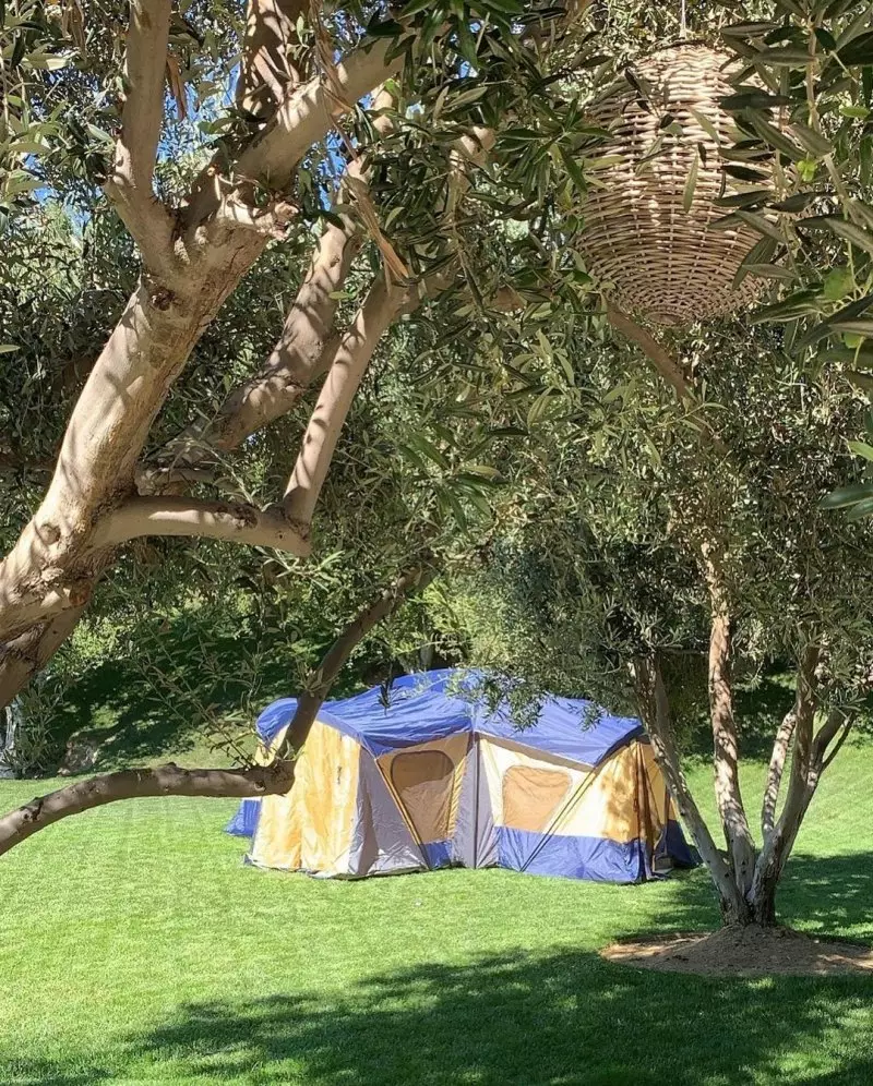 kourtney-kardashian-backyard-camping-sleepover-kim-kids