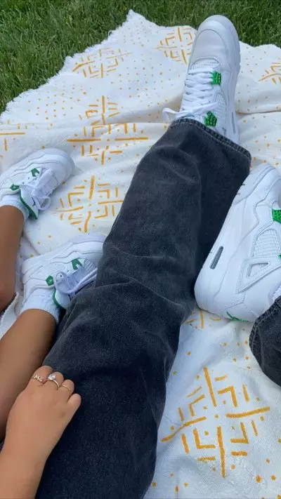 Kylie Jenner și Stormi Webster poartă pantofi sport asortați