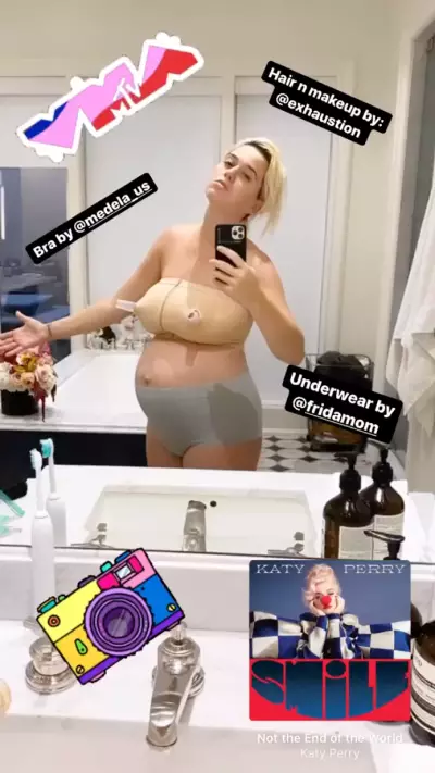 Body post-sarcina Katy Perry, sutien de maternitate și lenjerie postpartum