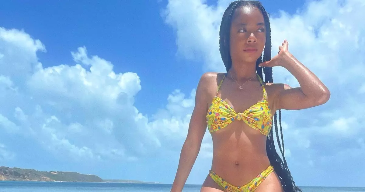 Ritratti tal-Bikini Skai Jackson: L-Aqwa Stampi tagħha tal-malji tal-għawm