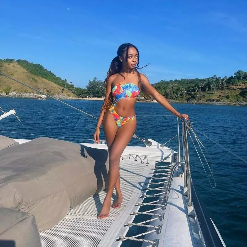 Iyadu waa xiddig dabaasha! Sawirada Bikini ee ugu Fiican Jilaaga Skai Jackson