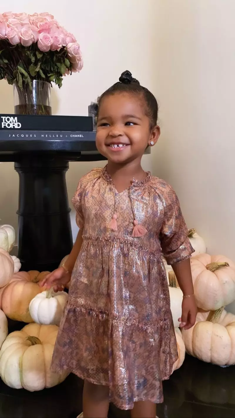 khloe-kardashian-true-thompson-plays-with-pumpkins-ig