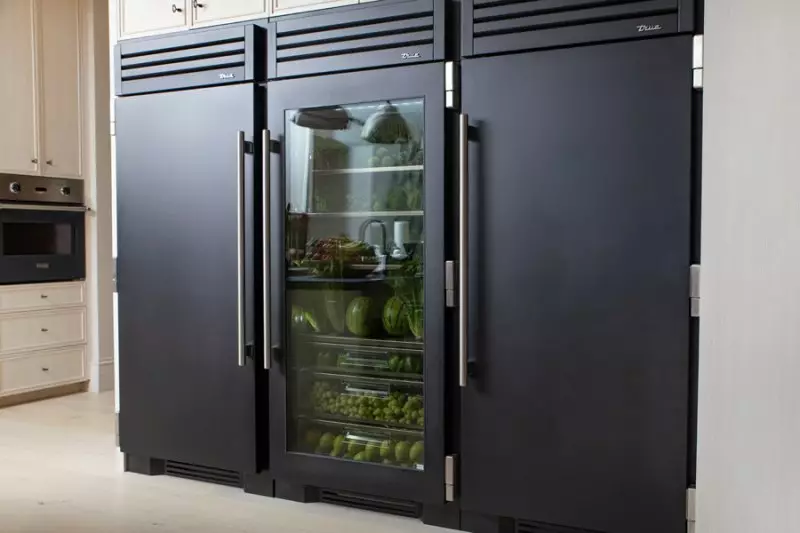 Friss és rendezett! Nézze meg, mi van Kris Jenner érintetlen hűtőszekrényében és fagyasztójában a körútjával