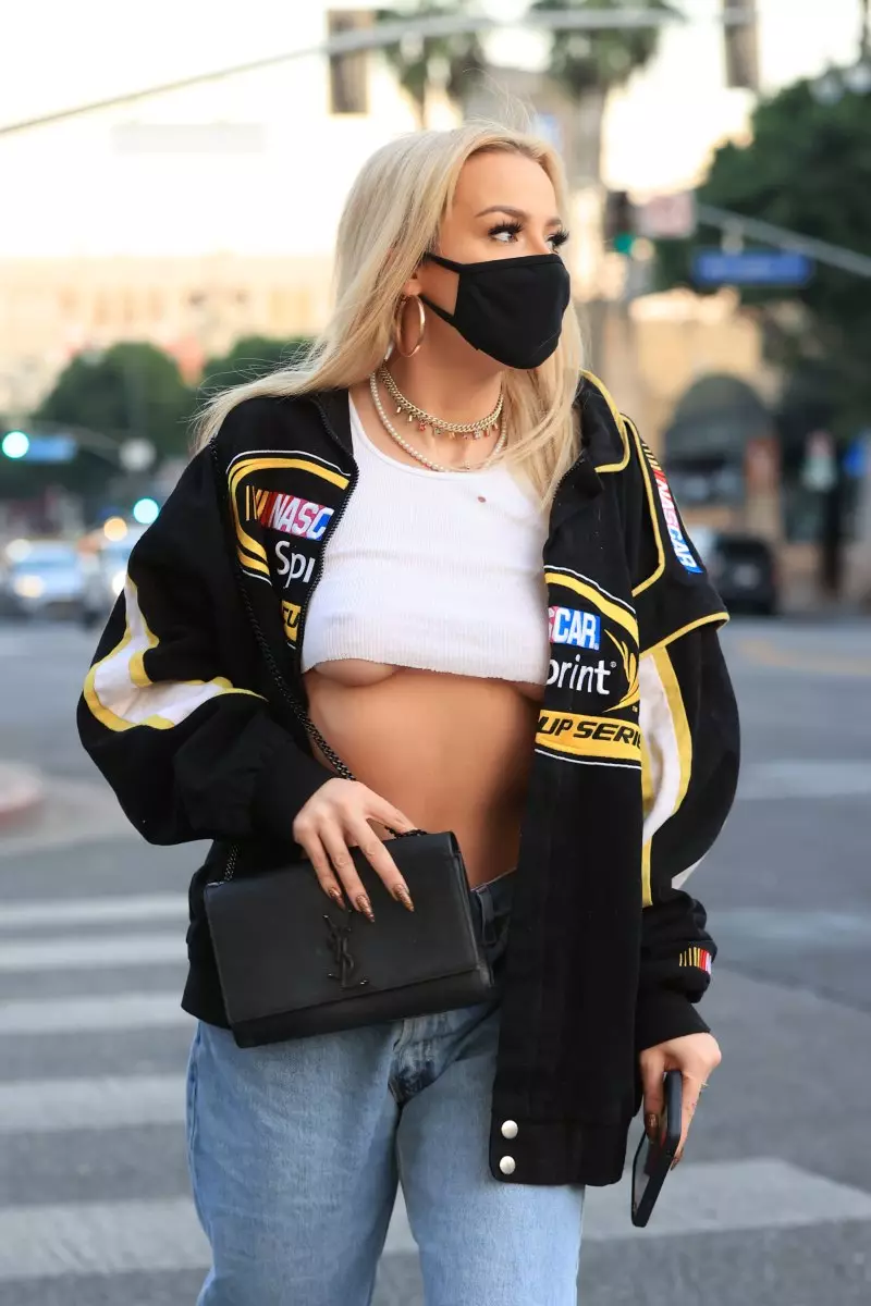 tana-mongeau-underboob-toned-abs-out-in-Los-Anjeles