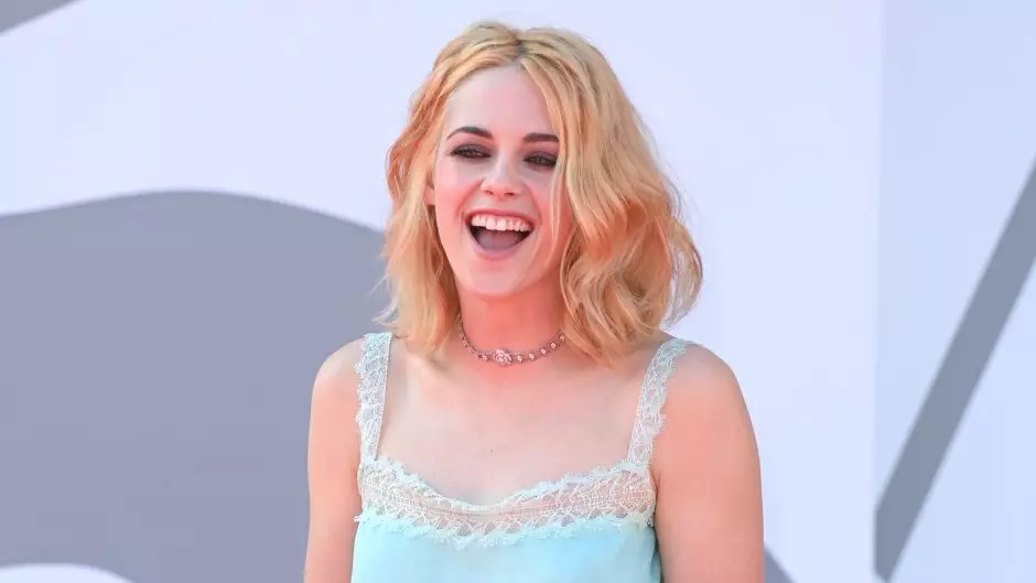 Kristen Stewart Bertunangan Bulan Lalu