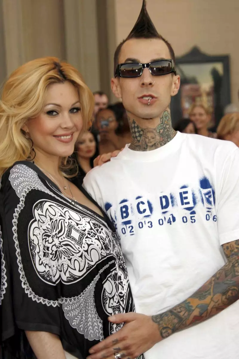 Travis Barker naShanna Moakler PDA Moments Photos