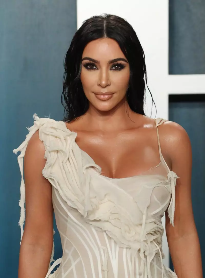 Kim Kardashian hiru aldiz edo gehiago ezkondu diren ospetsuak