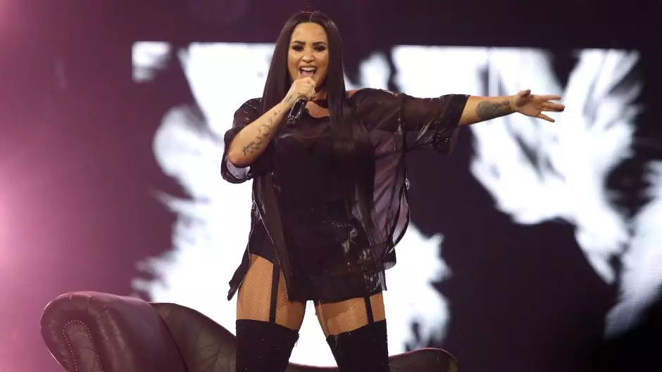 Demi Lovato ropt fette shaming-advertinsjes op Instagram