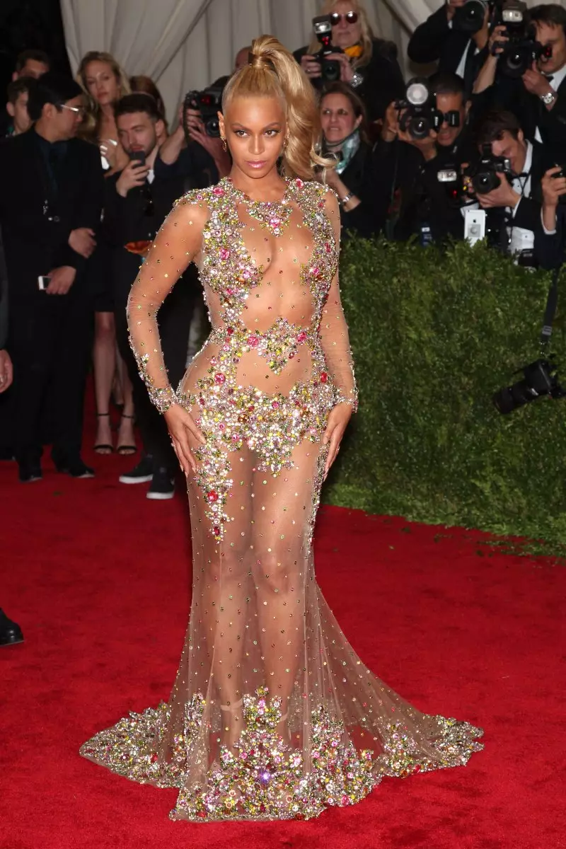 Os momentos sen suxeitador máis de moda de Beyoncé ao longo dos anos