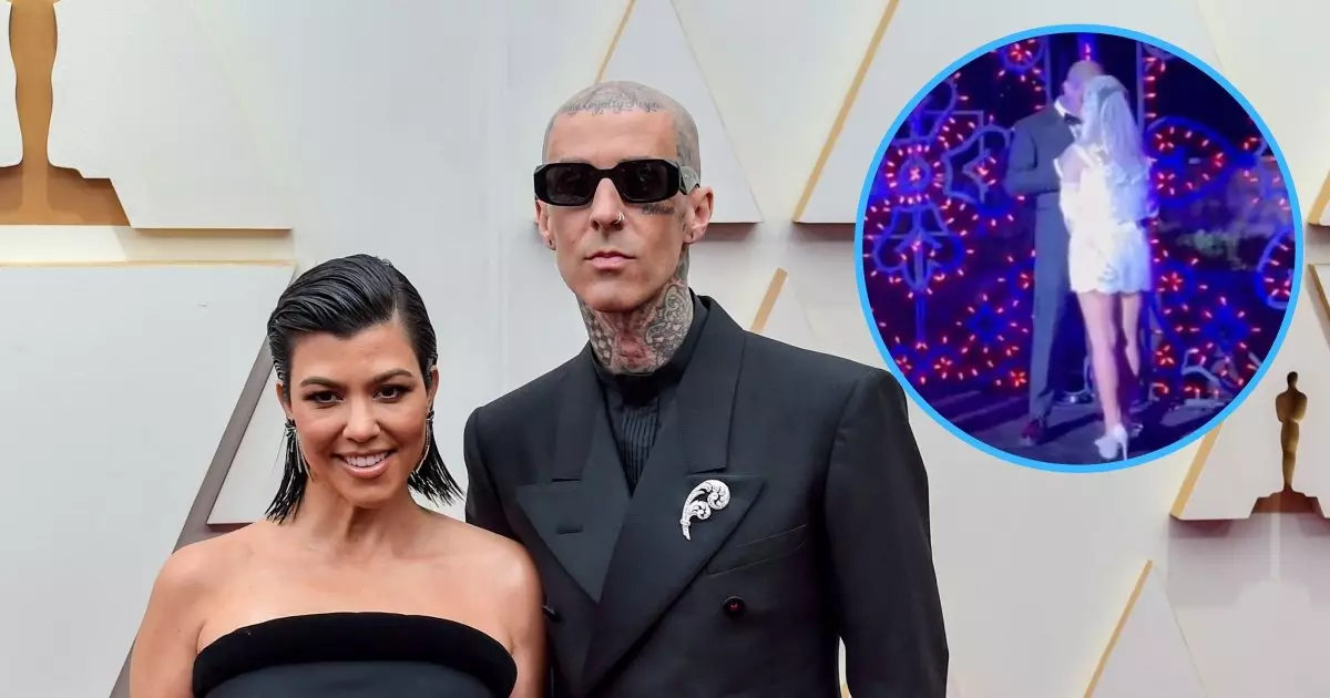 Kourtney Kardashian, Travis Barker se eerste dans: video