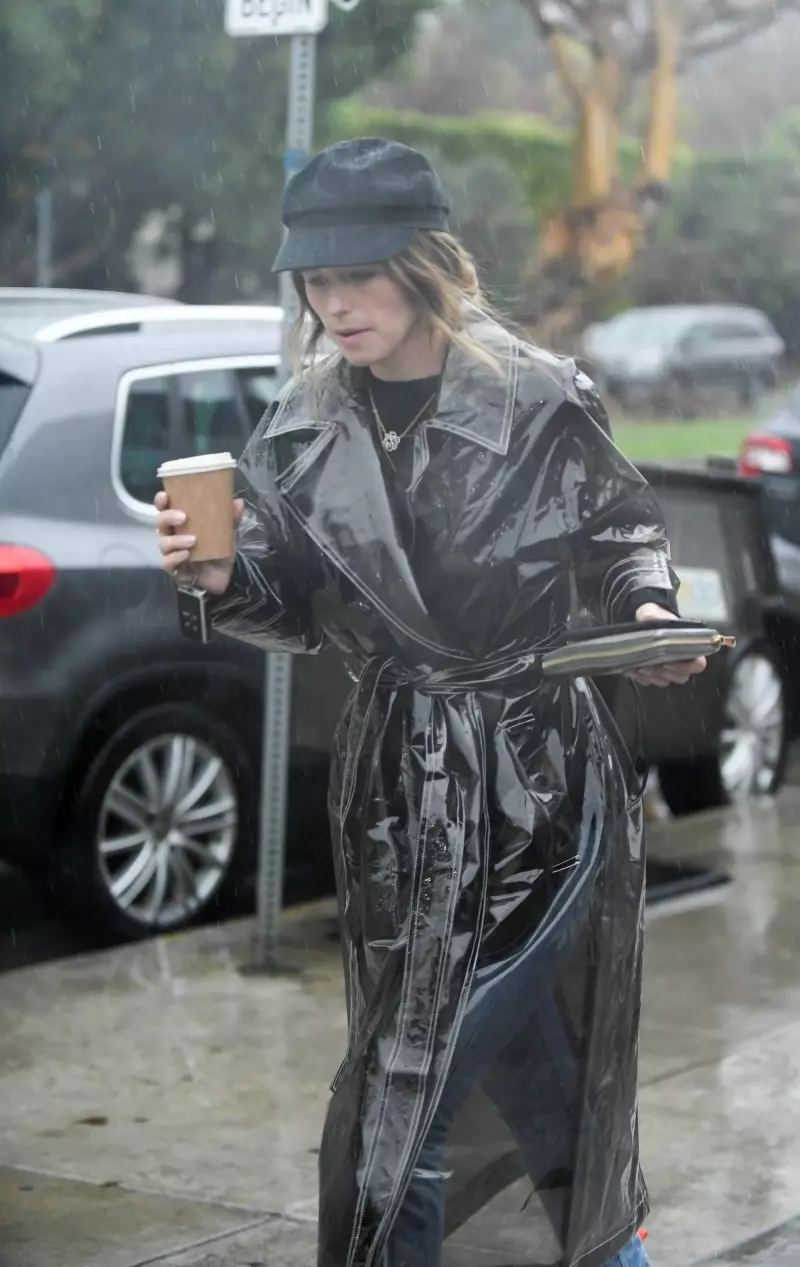 Katherine Schwarzenegger montre sa bague de fiançailles au petit-déjeuner avec sa sœur Christina.