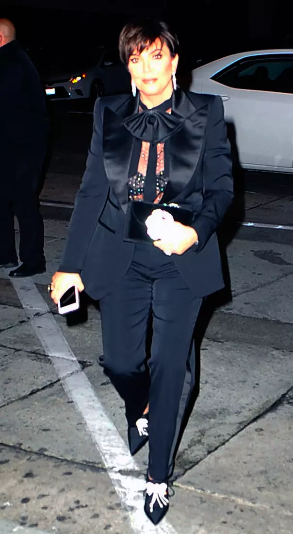 Kourtney Kardashian, Iarthuaisceart, Agus Kris Jenner An Dinnéar In Iarthar Hollywood