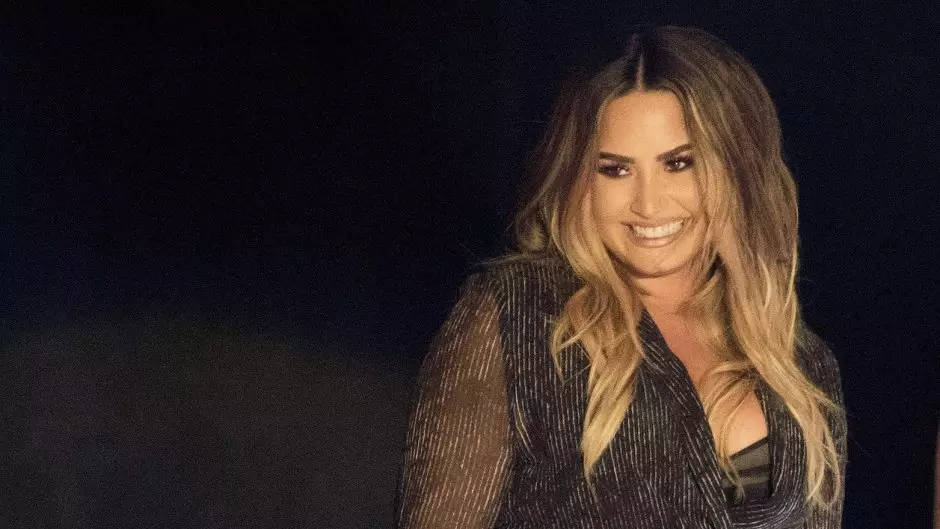 nahoana i Demi Lovato no tsy manao ny fanamby 10 taona ao amin'ny instagram