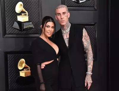 Kourtney Kardashian en Travis Barker namen 'in grutte brek fan IVF' te midden fan swangerskipsreis