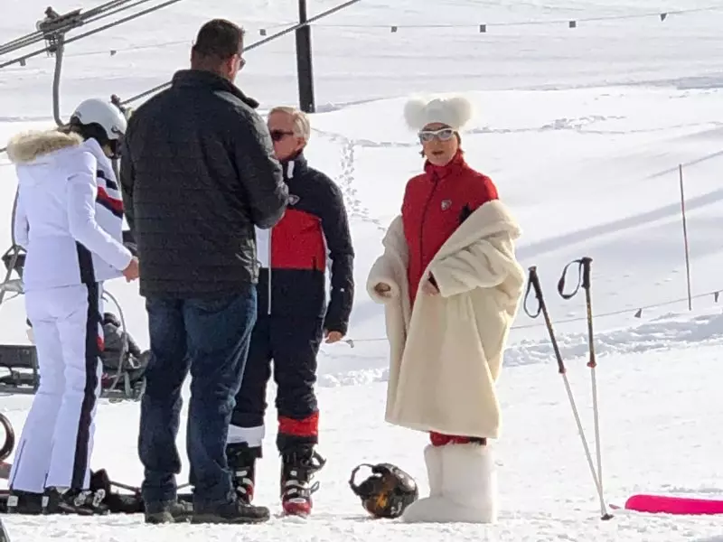 Kris Jenner ski di Aspen, CO