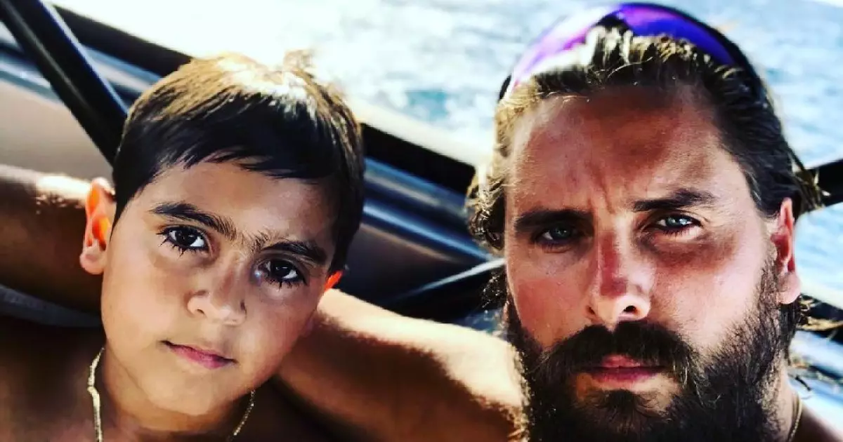 Scott Disick 庆祝儿子梅森六年级毕业：图片