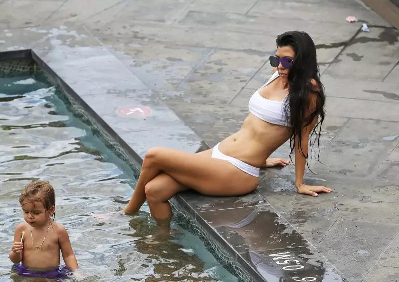 Kourtney Kardashian Bikini Anları