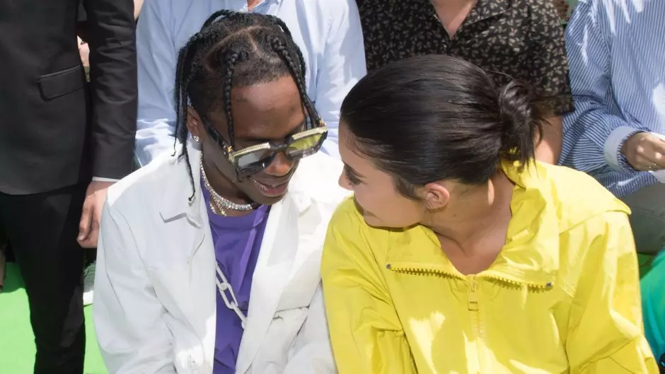 Travis Scott kért-e Kylie Jennert a szupertál alatt?