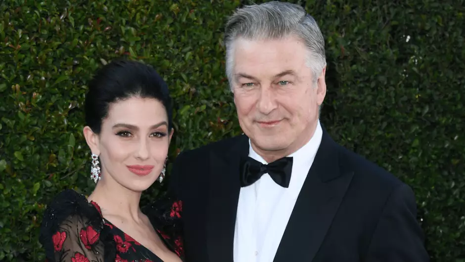 Hilaria eta Alec Baldwin elkarrekin posatzen 2019ko SAG sarietan