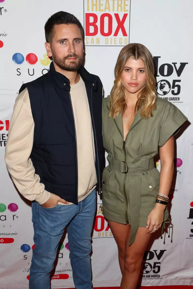 scott-disick-sofia-richie-sevgililer günü-tatlı-fabrika-san-diego