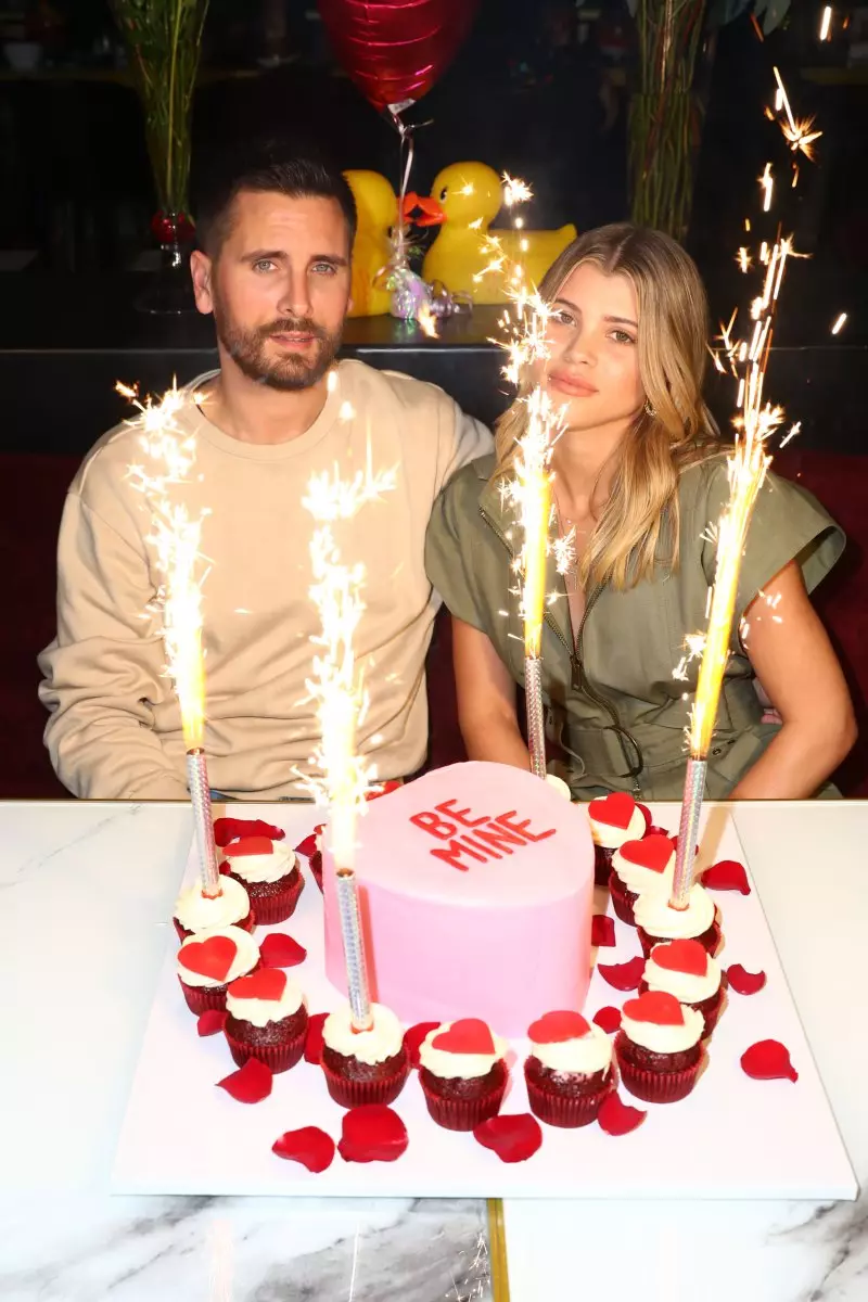 scott-disick-sofia-richie-sevgililer günü-tatlı-fabrika-san-diego