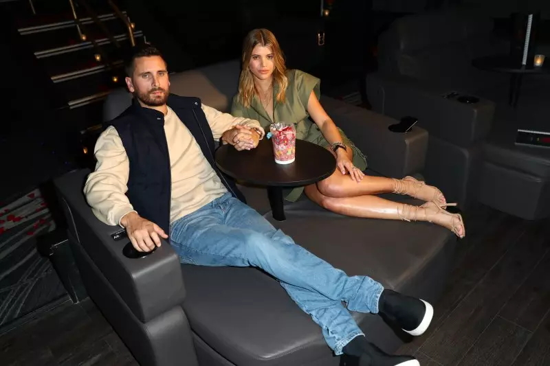 scott-disick-sofia-richie-sevgililer günü-tatlı-fabrika-san-diego