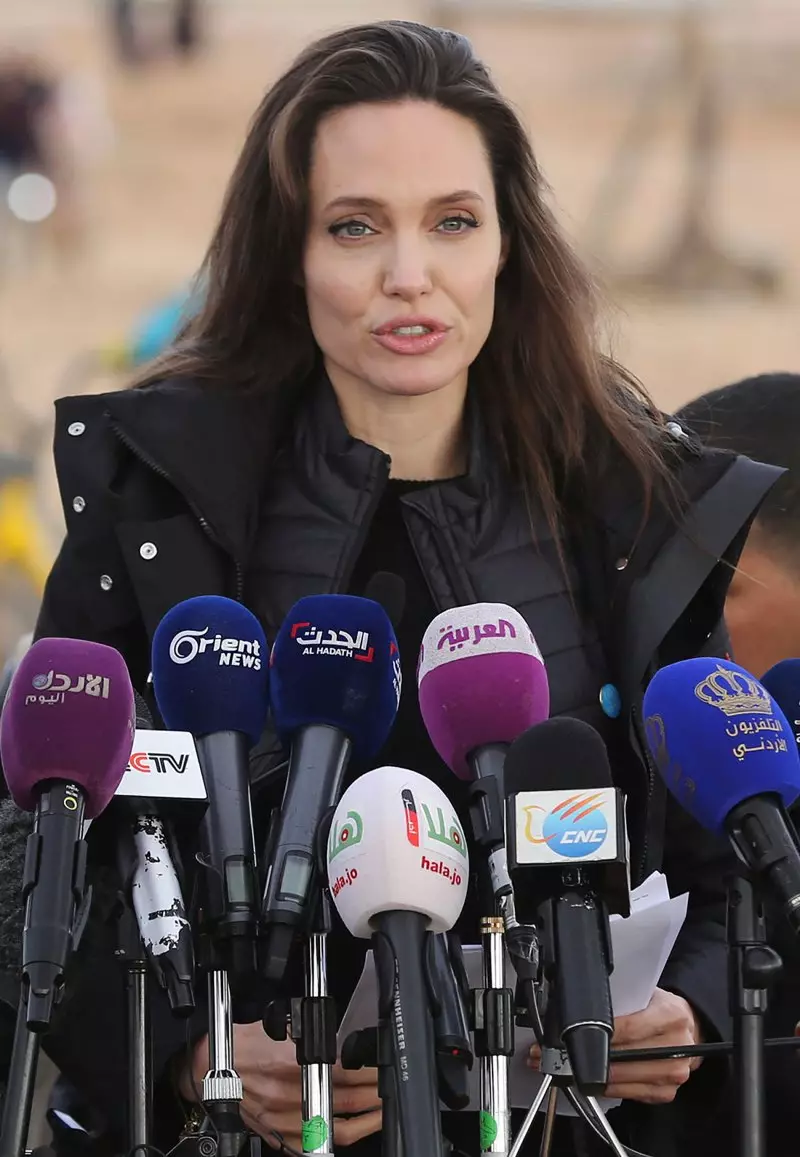 angelina jolie kõige heategevuslike kuulsuste rahvuslik lahkuse päev