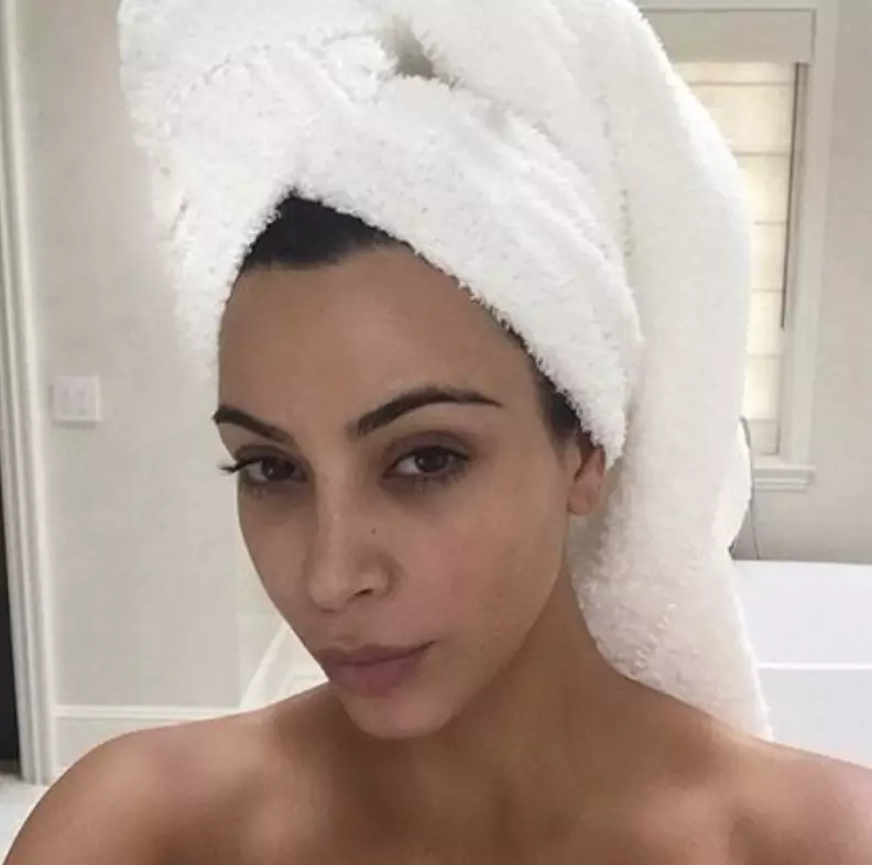 Kim kardashian makeup grianghraf saor in aisce,