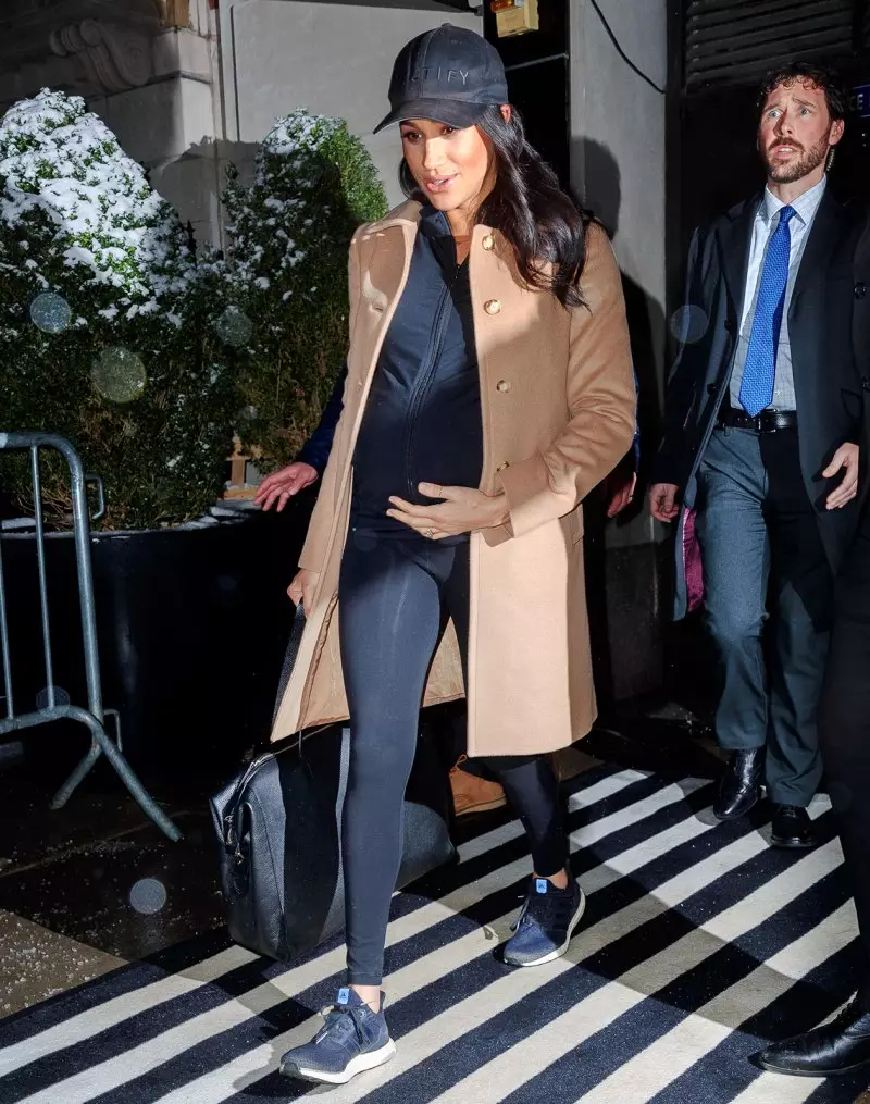 Meghan Markle luce cómoda e informal mentres leva unha gorra de béisbol en Nova York