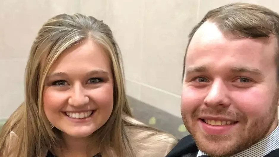 Ĉu Kendra Duggar Kaŝis 4-an Gravedecon Kun Edzo Jozefo? Ŝi Sparkas Onidirojn en Foto