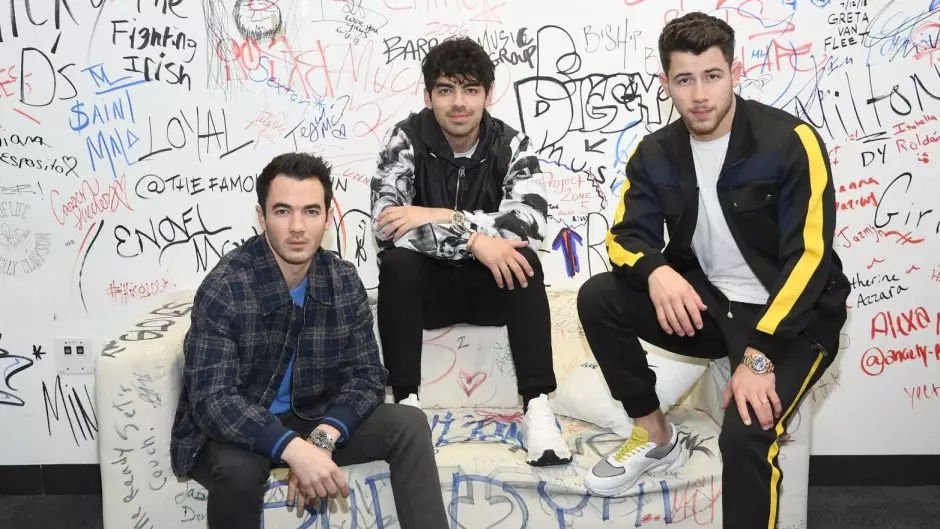 jonas cov kwv tij reuniting comeback nick jonas joe jonas kevin jonas