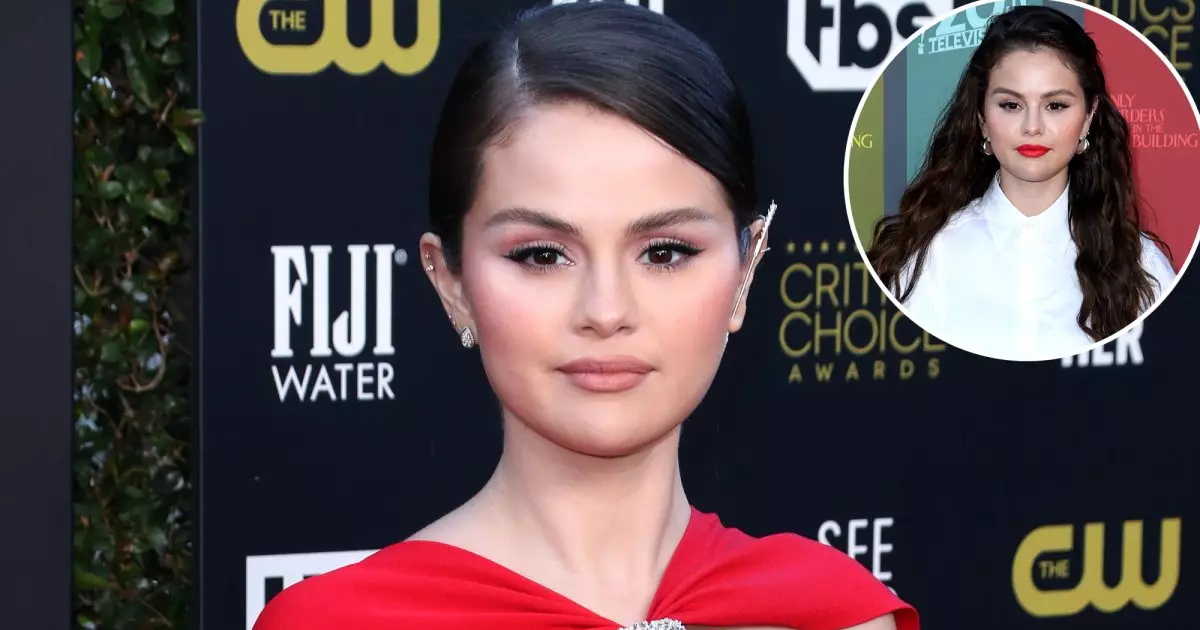 Selena Gomez mete yon ti rad blan nan evènman 'Only Murders': Foto