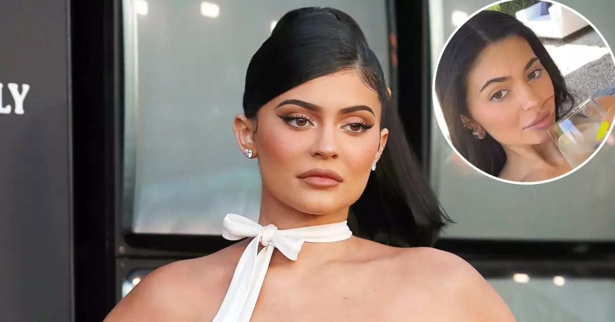 Kylie Jenner poze pou moman ra san makiyaj: Gade foto