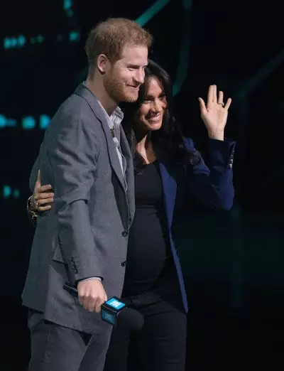 Princ Harry Meghan Markle nasmijana