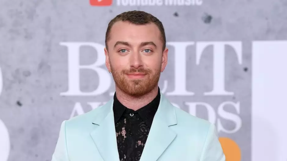 Sam Smith ngungkabkeun yén anjeunna ngalaman liposuction dina yuswa 12 saatos dibully