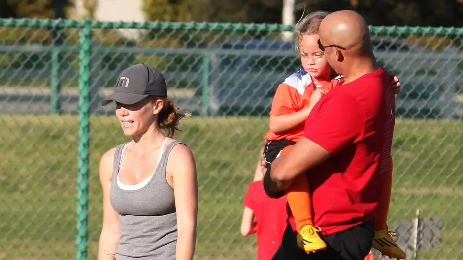 Kendra Wilkinson និង Hank Baskett ជួបជុំគ្នាម្តងទៀតសម្រាប់ការប្រកួតបាល់ទាត់ដំបូងរបស់ Alijah នៃរដូវកាលនេះ។