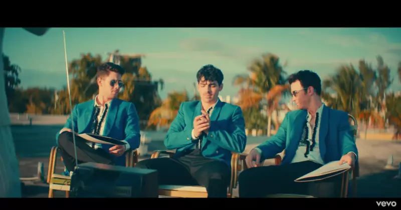 Vidéo mozika mahafinaritra Jonas Brothers